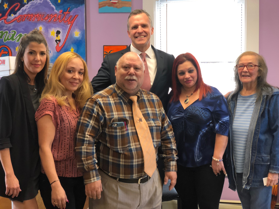 OP-ED: Necesitamos hacer más para ayudar a familias puertorriqueñas ...